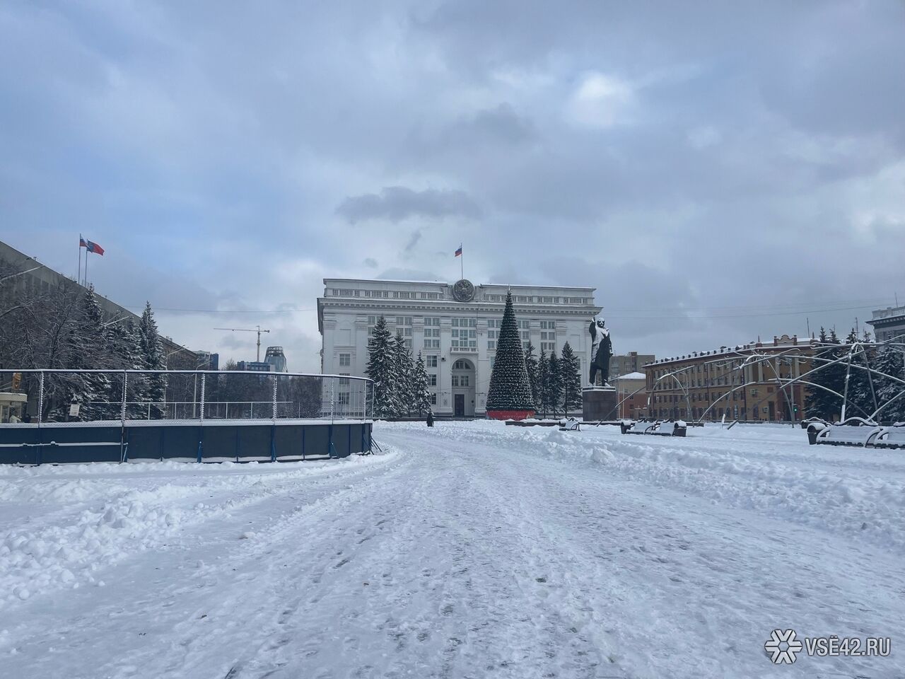 На площади Советов в Кемерове творится форменное безобразие / VSE42.RU - информационный сайт ...